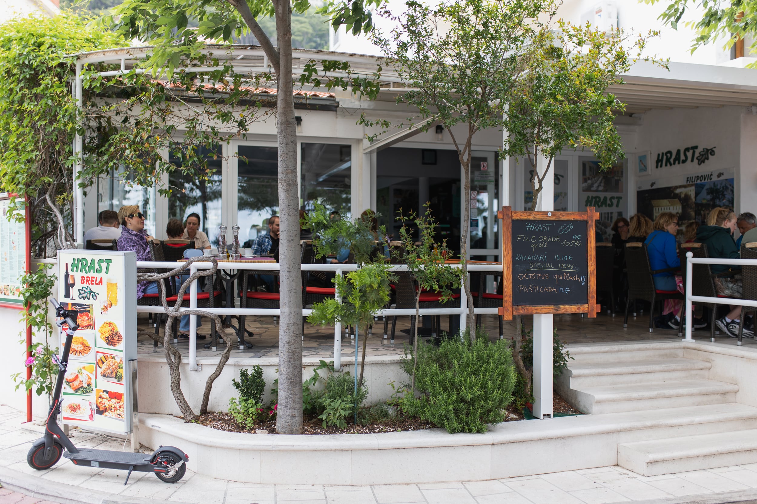 HRAST - Gastronomija | TZ Brela